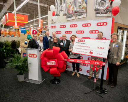 H-E-B in Round Rock unveils renovated store with upgraded departments ...