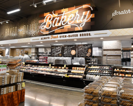 H-E-B Buffalo Heights store opens in Houston, company's first in mixed ...