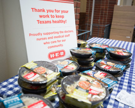 H-E-B helping feed the frontlines by providing more than 75,000 meals ...