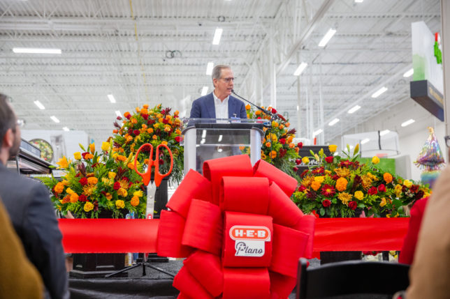 H-E-B Plano now open - H-E-B Newsroom